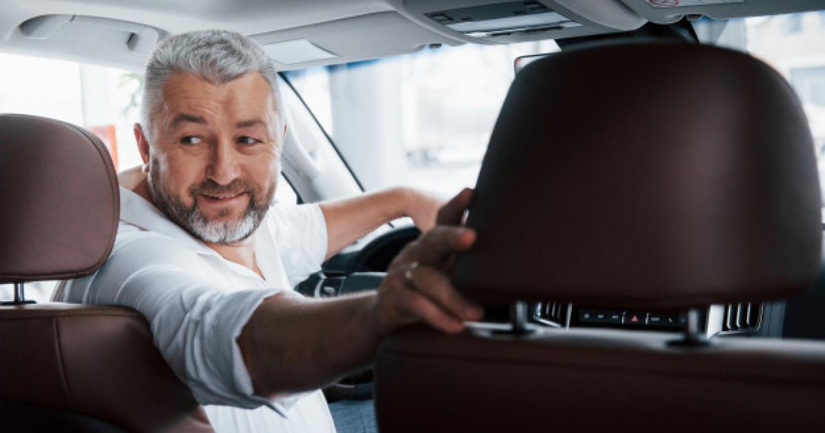 Le guide pour se garer en marche arrière comme un pro ! | Suzuki Le guide pour se garer en marche arrière comme un pro ! | Suzuki